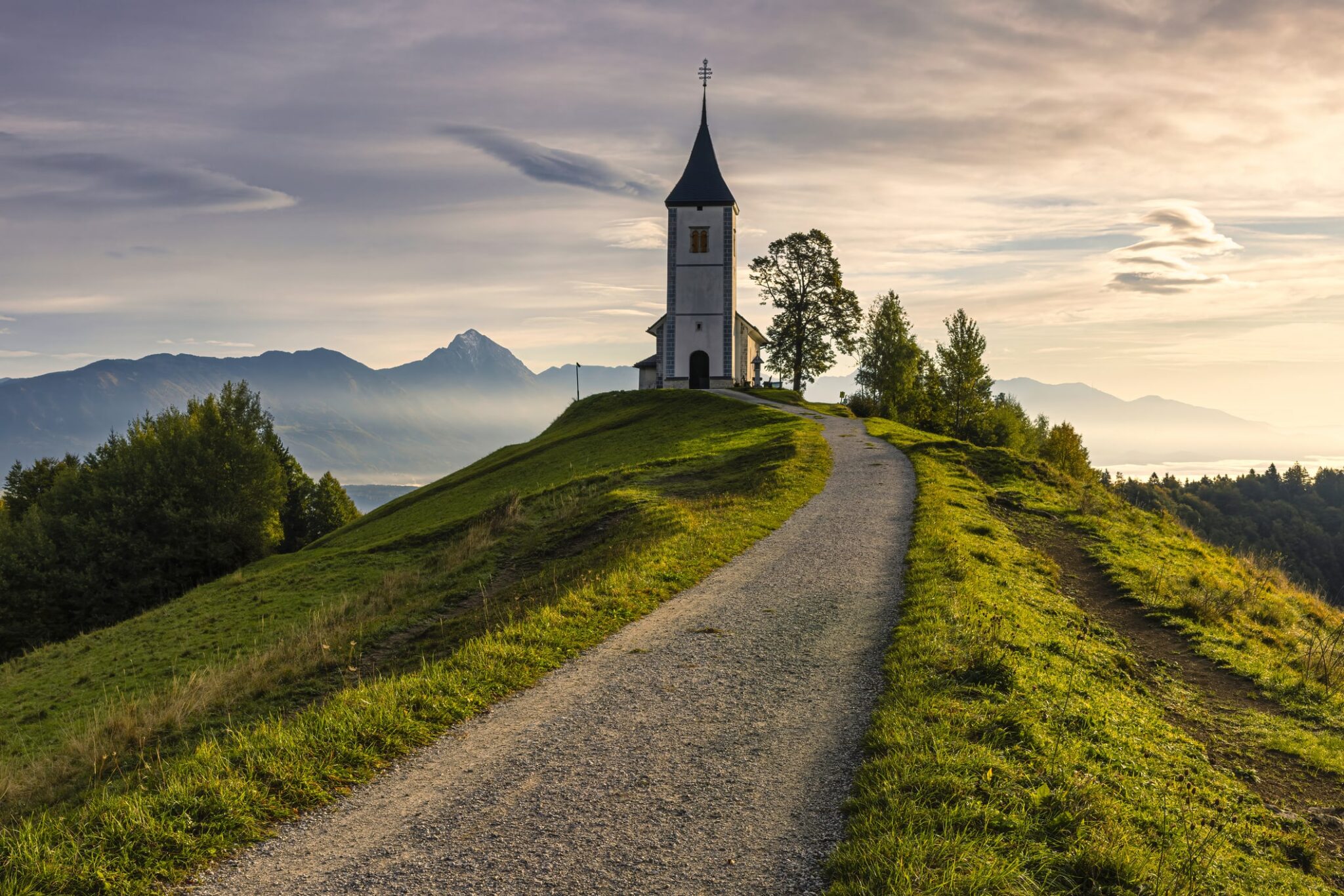 Balancing Leadership and Servanthood in the Church: The Complete Guide